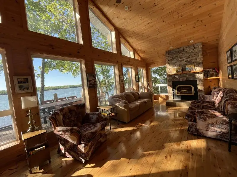 Loon Lodge - Guide to the Bruce Peninsula