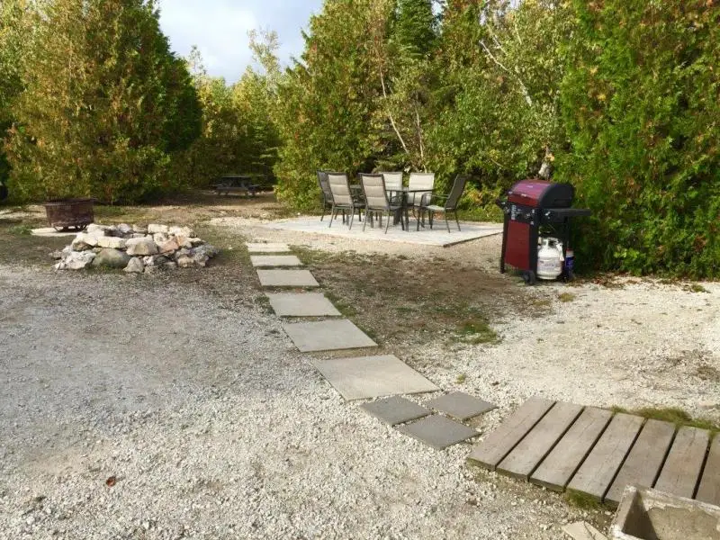 Dorcas Bay White House Cottage Rental - Guide to the Bruce Peninsula